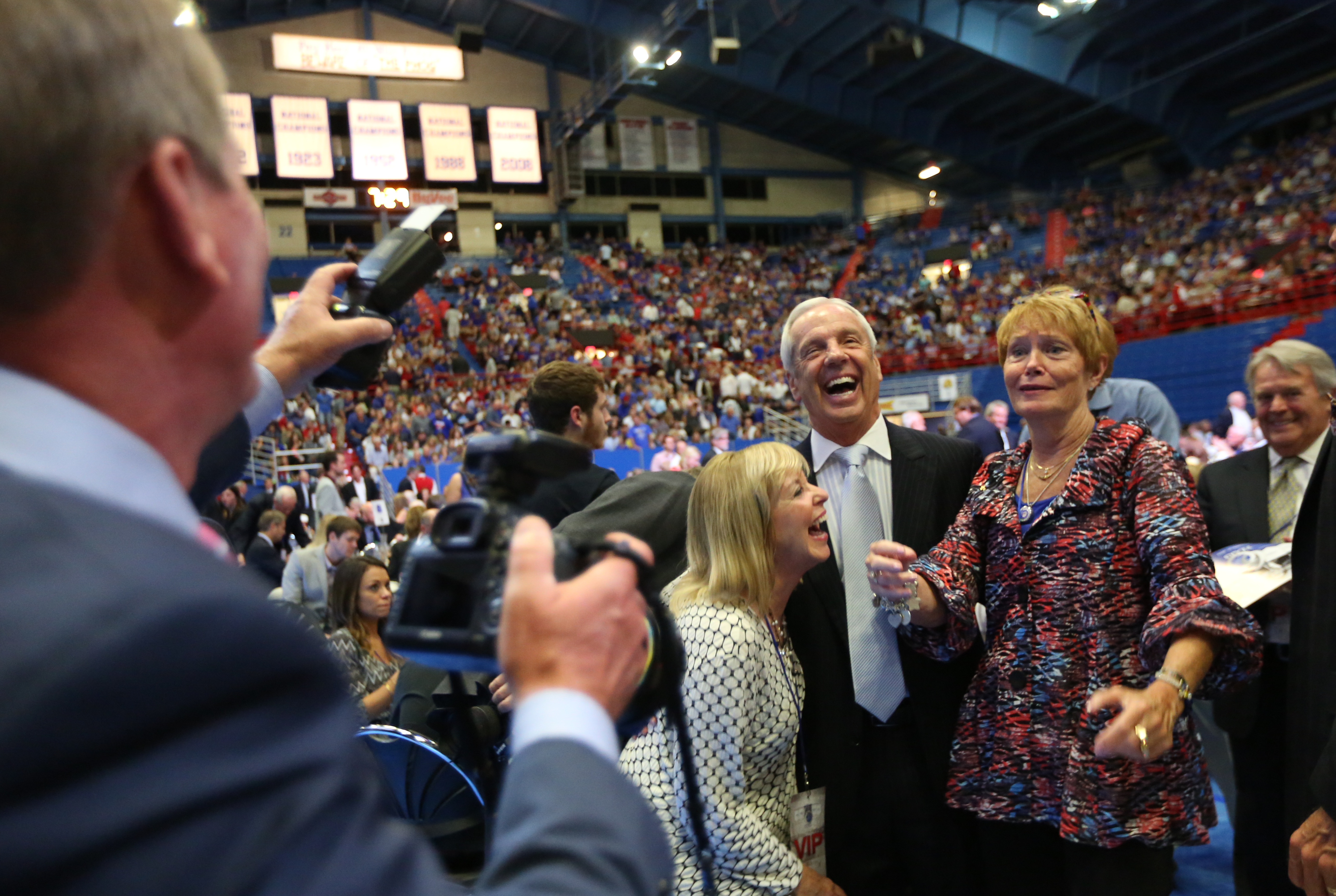 Warm welcome: Fieldhouse faithful cheer Roy Williams | News, Sports ...